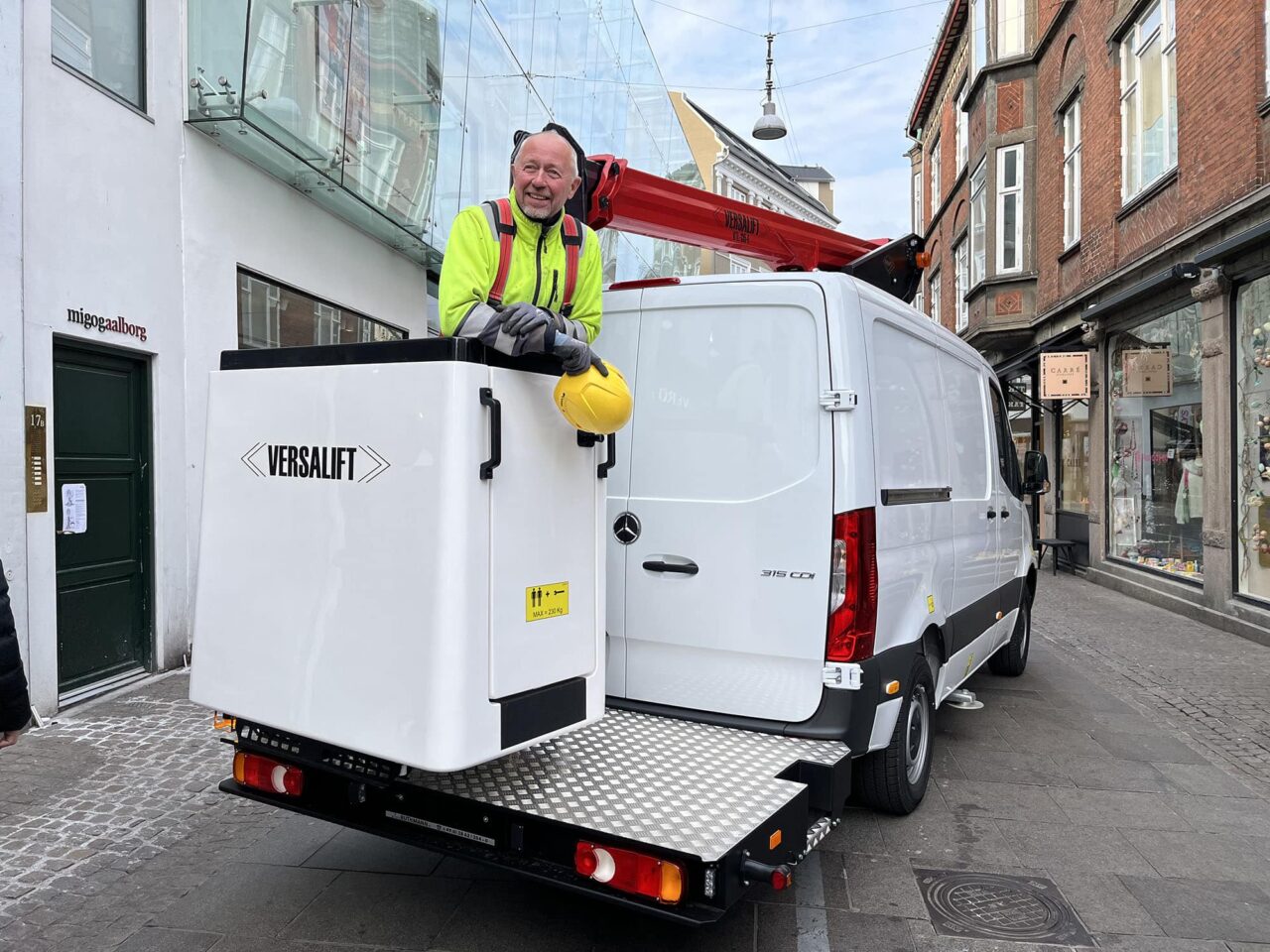 Why Should I Buy A Versalift Platform? | Versalift International
